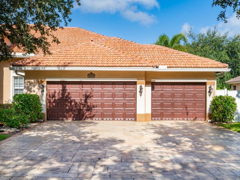 Media Gallery - Hurricane Master Garage Doors by DAB